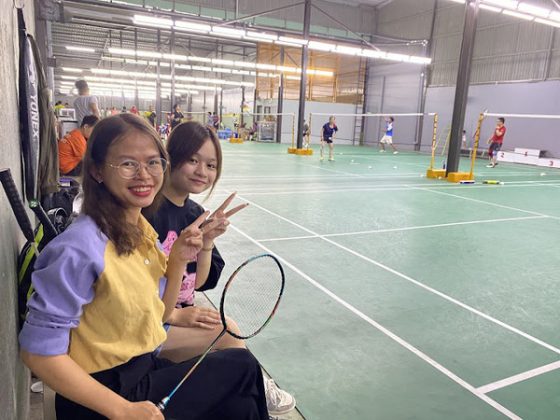 Review ưu nhược điểm sân cầu lông Quang Vinh quận 12